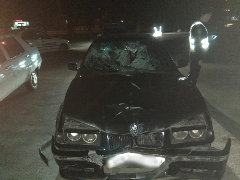 Біля міської лікарні "BMW" збив насмерть двох чоловіків. Водій втік з місця ДТП : 30:04:2018 ...