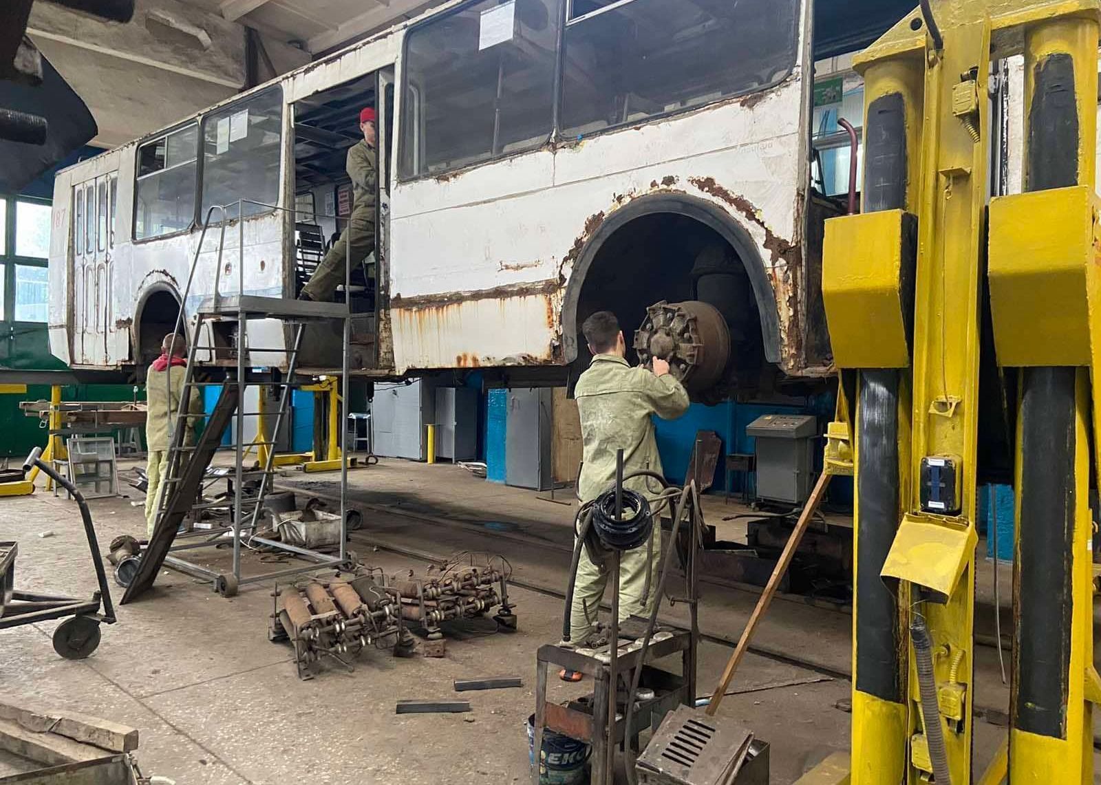 У Хмельницькому студенти ремонтуватимуть тролейбуси - vsim.ua