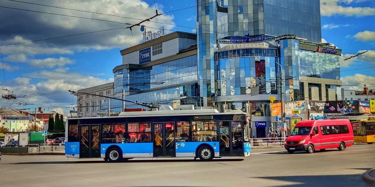 У Хмельницькому 12 жовтня курсуватиме 32 тролейбуси - vsim.ua