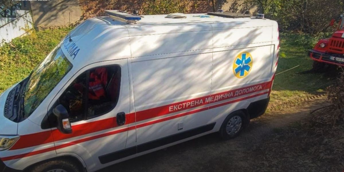 У Красилові в болоті застрягла “швидка” - vsim.ua