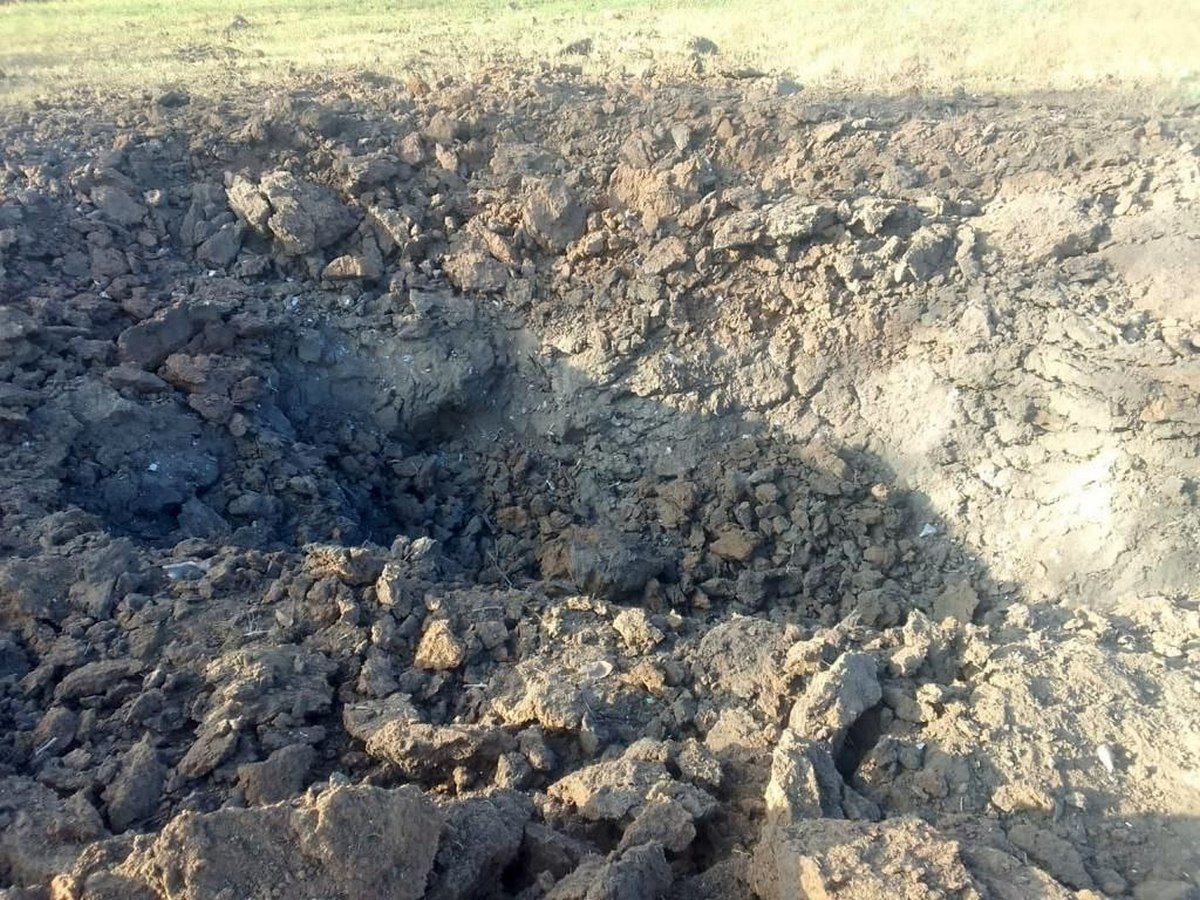 Фото наслідків падіння уламків ракет на Хмельниччині Vsim Ua