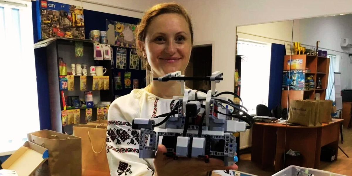 Родина переселенців Теличко відкрила в Хмельницькому Робоклуб - vsim.ua