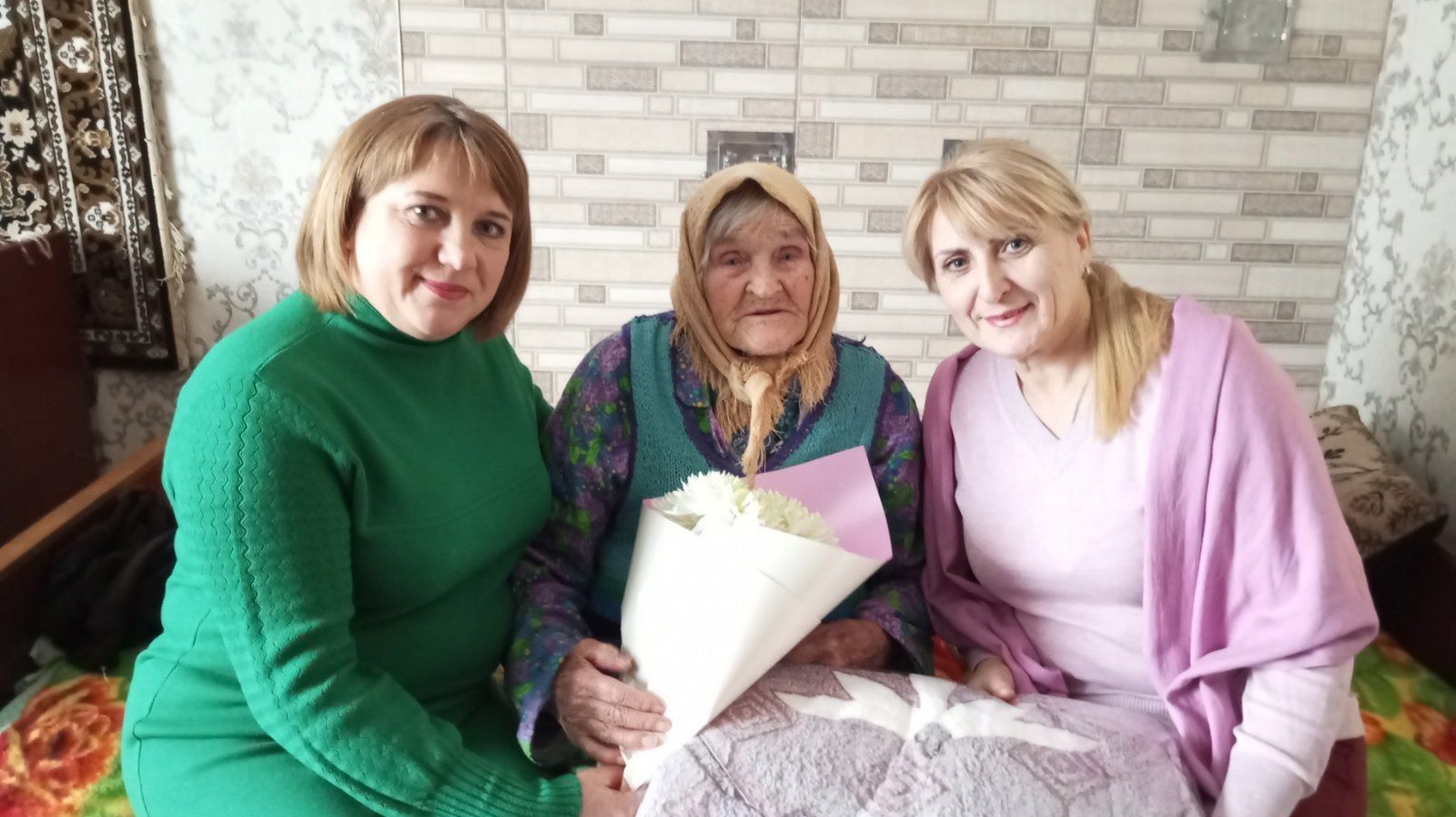 Мешканка Ізяславської громади відзначила 103-ліття - vsim.ua