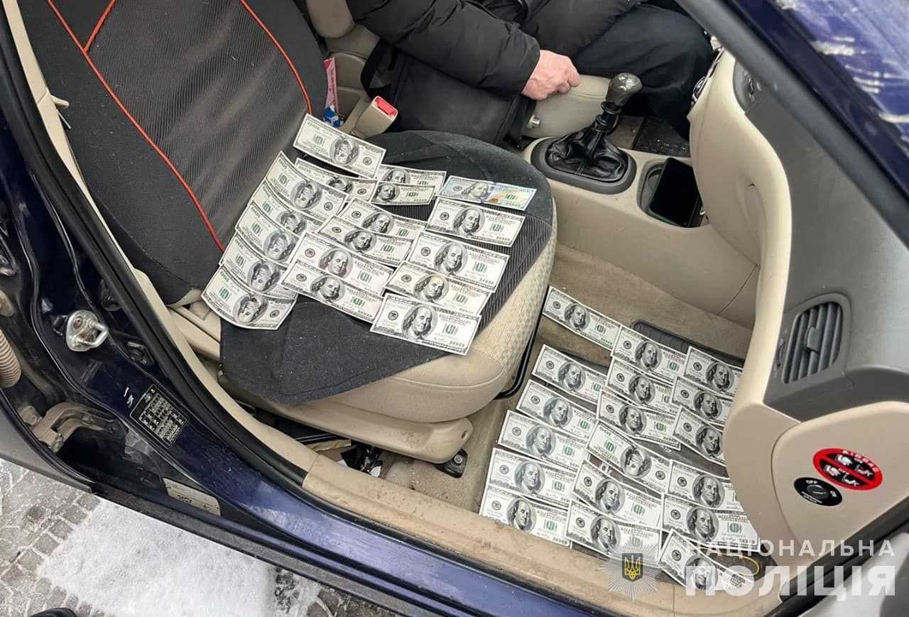 У Хмельницькому чоловік допомагав стати «обмежено придатним» за 5 000$ - vsim.ua