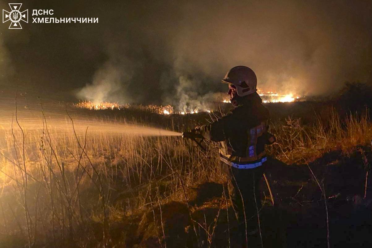 33 пожежі стались на Хмельниччині за добу - vsim.ua