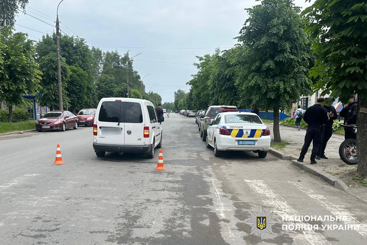 Volkswagen збив жінку на зебрі в Шепетівці - vsim.ua